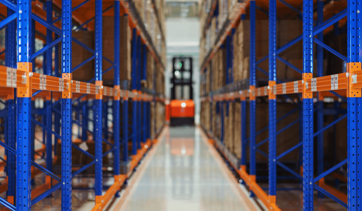 Top Reasons to Choose Selective Pallet Racking for Warehouse Storage ...